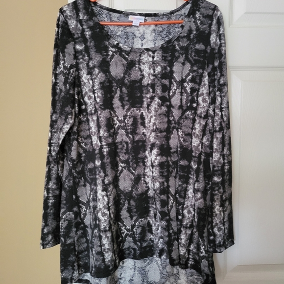 LuLaRoe | Tops | Lularoe Lynnae Top | Poshmark